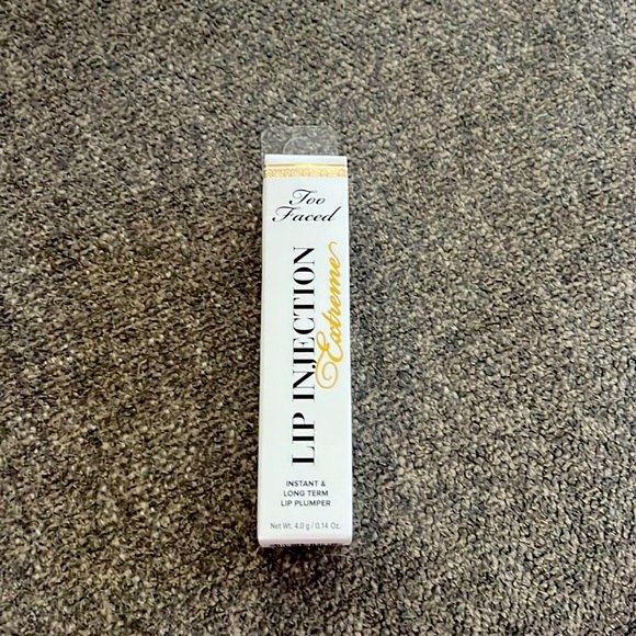 Makeup | Two Faced Lip Injection Extreme | Poshmark